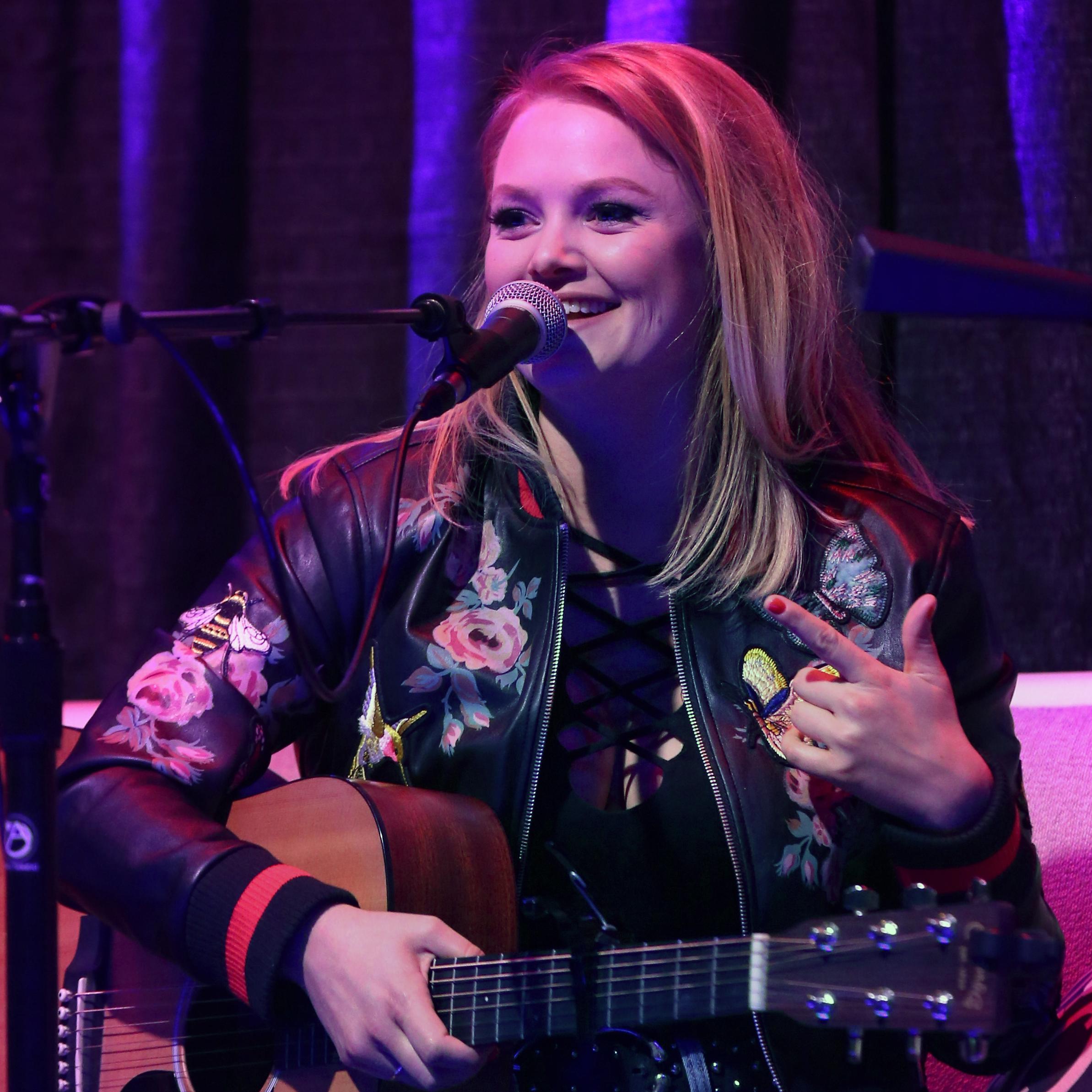 Hailey Whitters Tickets Sat, Sep 20, 2025 7:30 pm at Val Air Ballroom ...